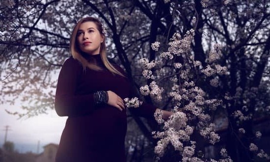 White Discharge Early Pregnancy Symptoms | You Getting Pregnant White Discharge Early Pregnancy Symptoms | You Getting Pregnant